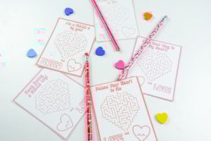 Valentines Maze Printable | 14 Free Card Templates for Kids - Dinosaur Mama