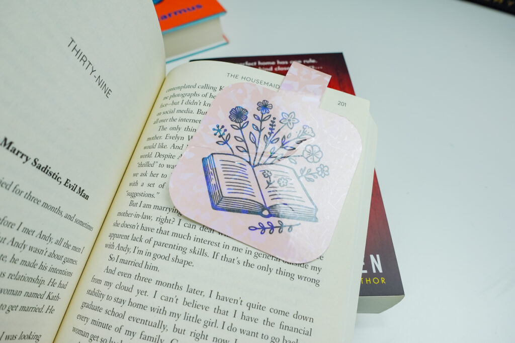 Free Bookmark SVG Files | DIY Bookmarks with Cricut - Dinosaur Mama
