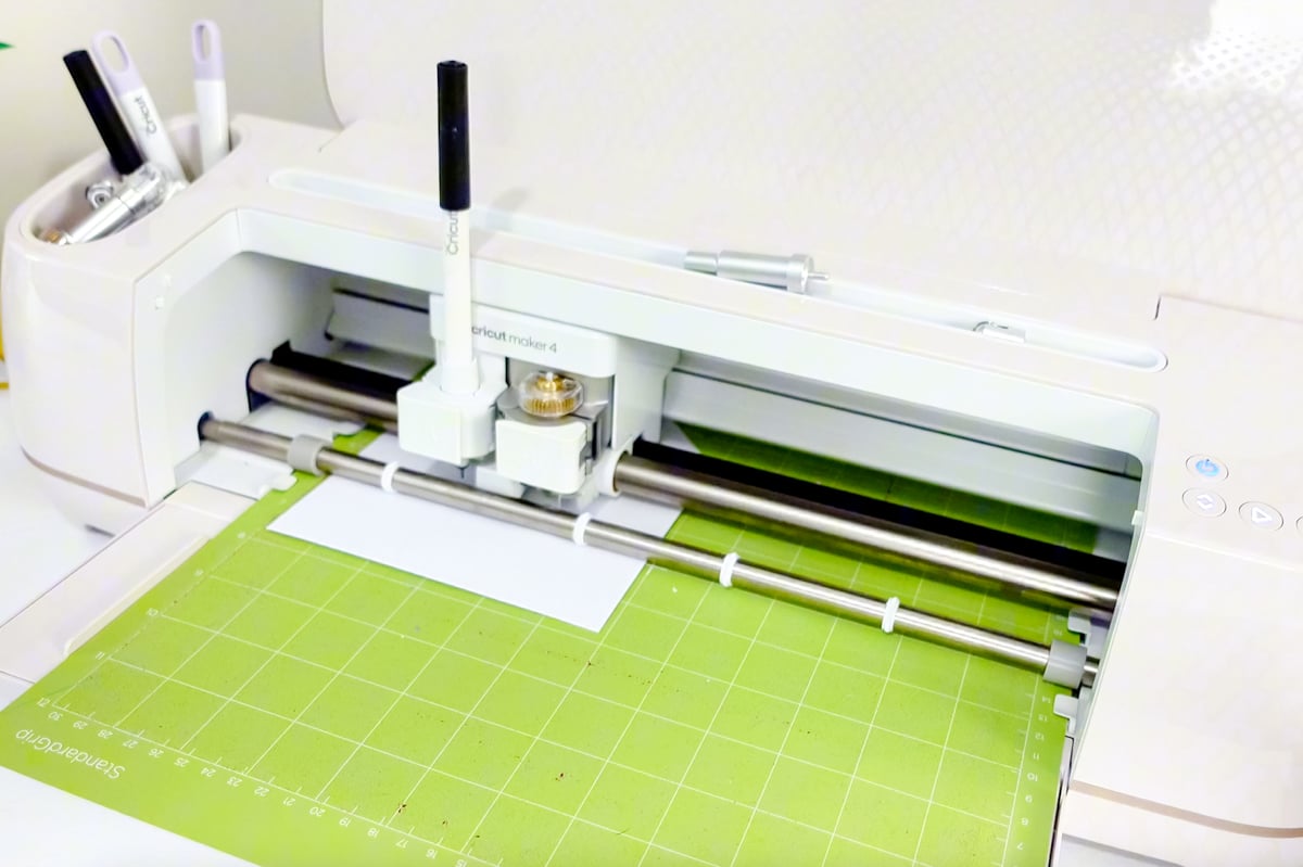 Cricut Envelope Addressing | Beginner How To Guide - Dinosaur Mama